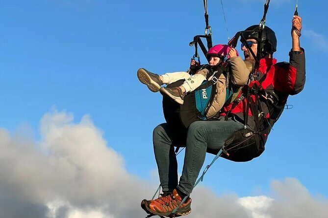 Paragliding Flight in Nazaré - Who Will Love This?