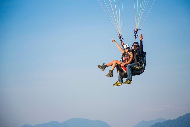 Paragliding in Valle de Bravo - Flying Over Valle de Bravo: What You Can Expect