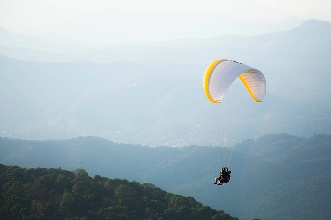 Paragliding in Valle de Bravo - A Day in the Sky and on the Ground