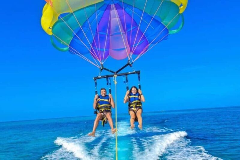 parasailing: experience in Montego Bay - Key Points