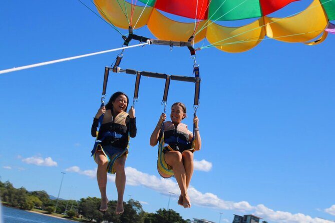 Parasailing on the Gold Coast, Fly solo, Tandem or Triple - Key Points