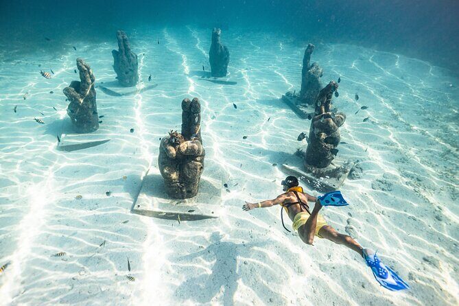 Parasailingcancun and Jet Ski tour over Cancun Bay - An Authentic Look at the Cancun Bay Adventure