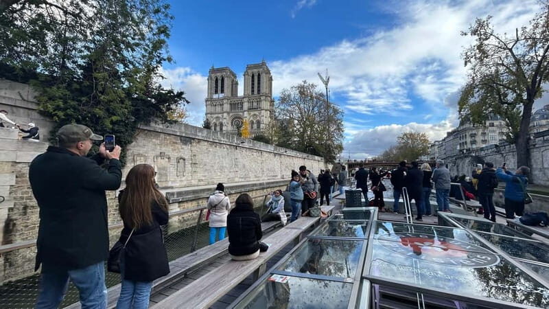Paris: 1-Hour Seine Cruise departing from the Eiffel Tower - Inside and Outside Views