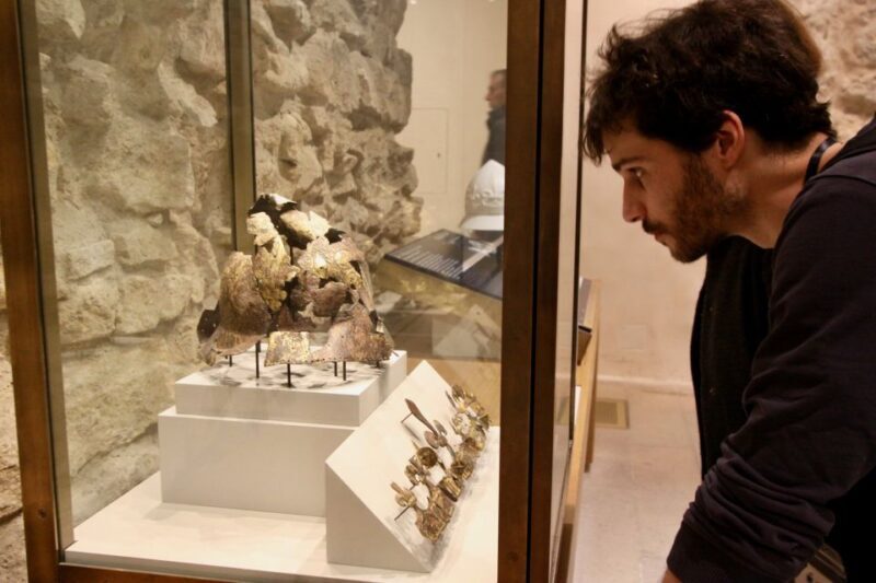 Paris: 2-Hour Guided Tour Through the Louvre - Who Should Consider Other Options?