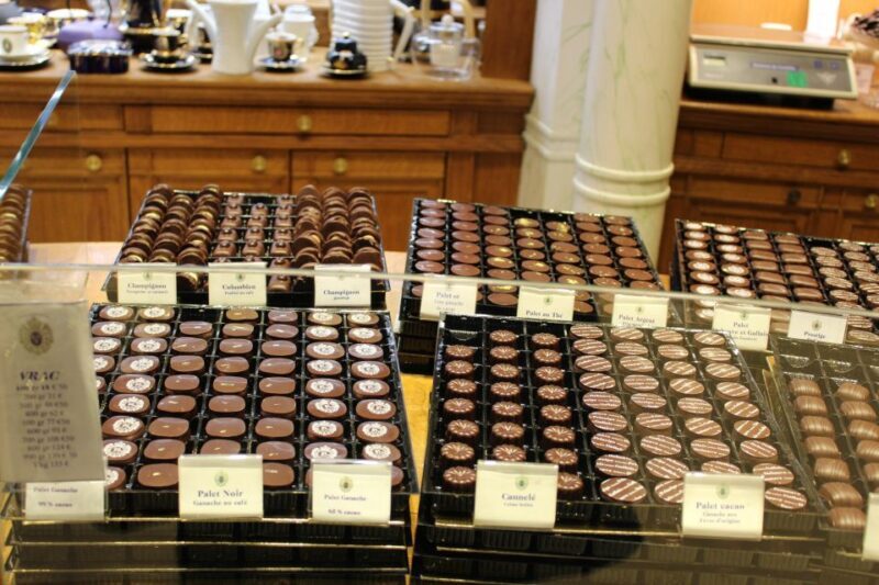 Paris: 2-Hour Sweet & Chocolate Family Tour with Tastings - Key Points