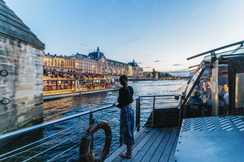 Paris: 3-Course-Dinner Cruise on the Seine with live music - Key Points