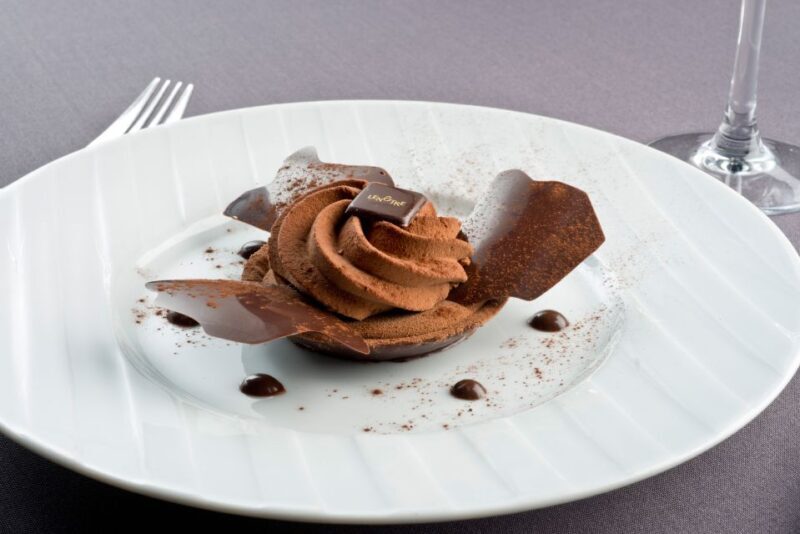 Paris: 3-Course-Dinner Cruise with Wine on the Seine River - Who Will Love This Experience?