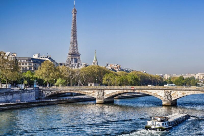 Paris: 3-Course Lunch Cruise on the River Seine - Authentic Insights from Reviews