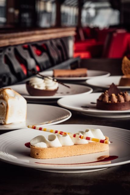 Paris: 4-Course Dinner Cruise on Seine River with Live Music - What Makes This Cruise Stand Out?