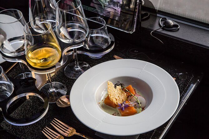 Paris 5-Course Dinner Bus Toque with Champagne from Opéra - Who Should Consider This Tour?