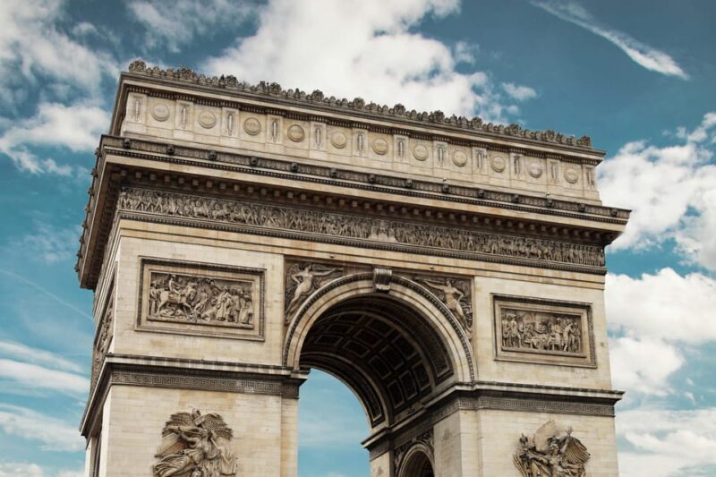 Paris: 6 hours PRIVATE tour in a van - photoshoot included - Who Should Consider This Tour?