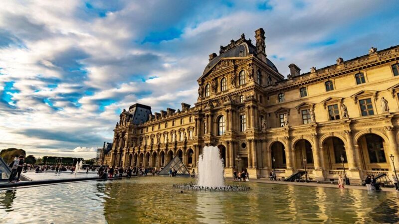 Paris Audioguide - TravelMate app for your smartphone - The Bottom Line