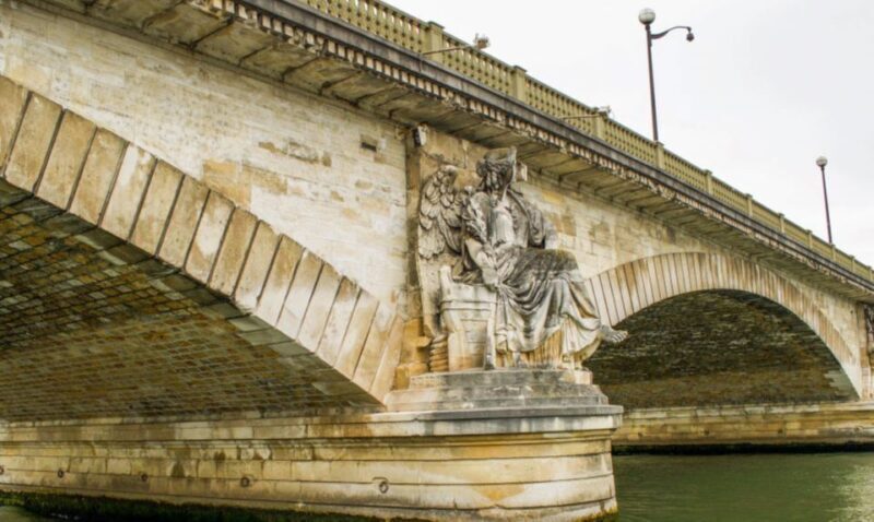 Paris: Catacombs, Audio Guide, and River Cruise Option - Discovering the Catacombs: An Underground Journey