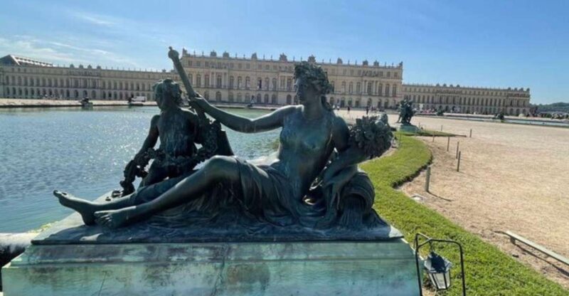 Paris: Château de Versailles and Giverny Excursion - Visiting Château de Versailles — Opulence in Every Corner