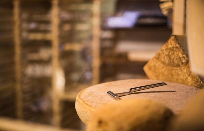 Paris: Cheese and Wine Tasting - Authenticity and Highlights