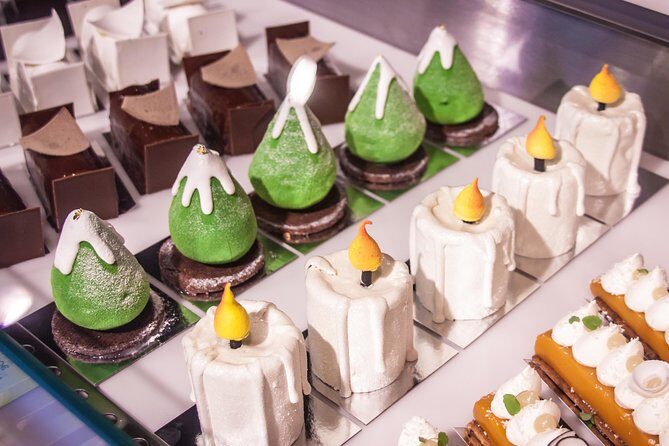Paris Christmas Gourmet Food Small Group Walking Tour - Detailed Breakdown of the Itinerary