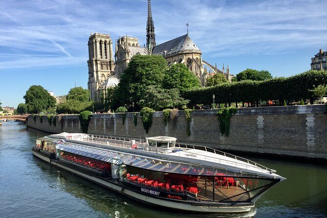Paris Christmas Lunch Cruise by Bateaux Mouches - An Itinerary Focused on Scenic Highlights