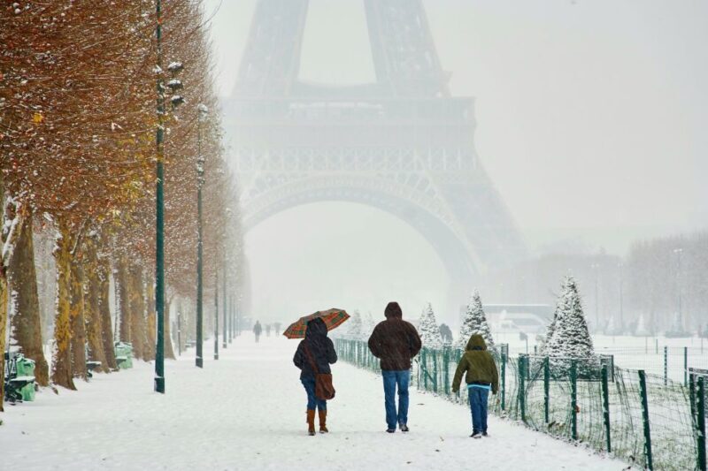 Paris: Christmas & New Year Lunch or Dinner Cruise - Key Points