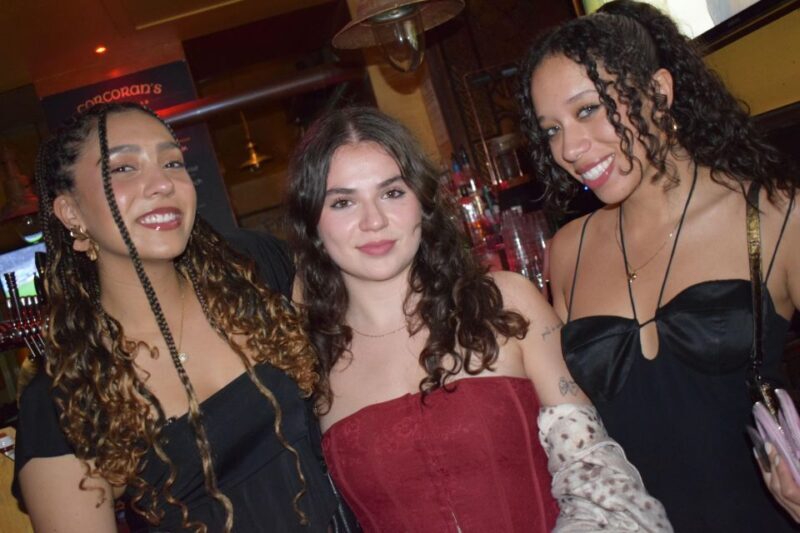 Paris: City Center Guided Pub Crawl with Shots & Club Entry - Key Points