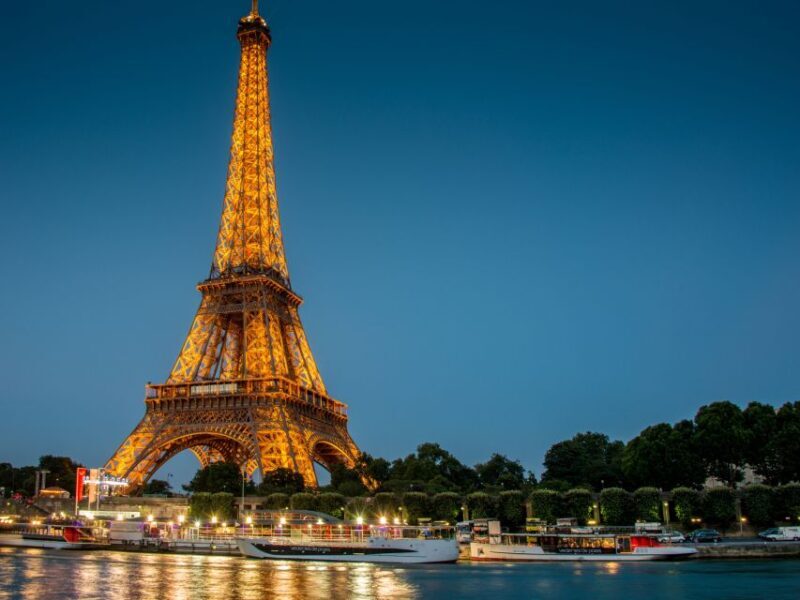 Paris: City Tour by Bus with Eiffel Tower & Optional Summit - The Experience for Different Types of Travelers