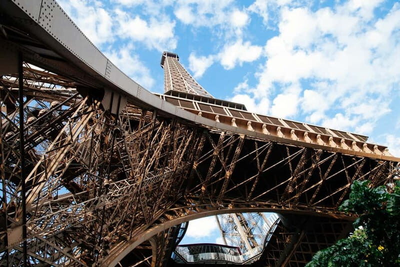 Paris Combo: Bike Tour & Seine Cruise Ticket - Discovering Paris by Bike