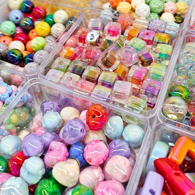 Paris: Create your phone strap, bag or keychain - Why This Experience Is a Good Choice