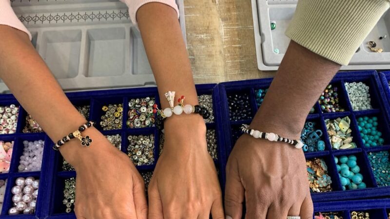 Paris: Custom Souvenir Bracelet Workshop - Key Points