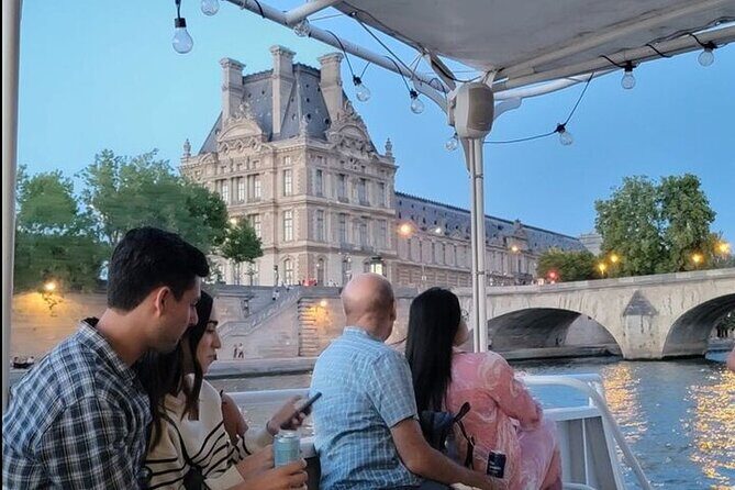 Paris Day Tour with Eiffel Tower, Louvre and Cruise Max 6 People - Practicalities and Group Size
