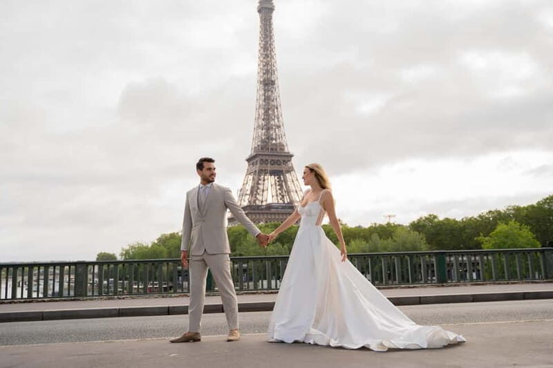 Paris: destination wedding photographer -romantic photoshoot - FAQs
