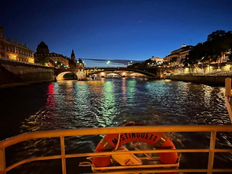 Paris: Dinner Cruise, Cabaret & Fireworks on July 14th - The Fireworks and Eiffel Tower Spectacle