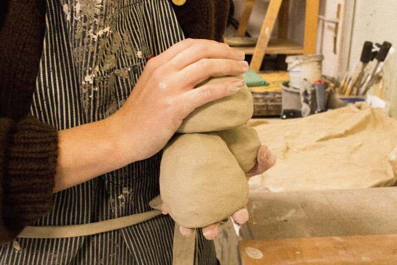 Paris : Discover the potter's wheel with Lucie. - Key Points