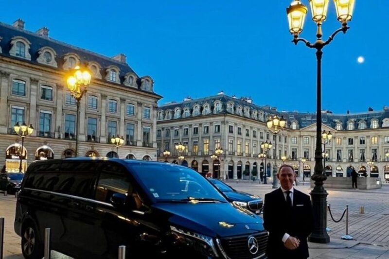 Paris: Domaine de Chantilly Private Tour in a Mercedes Van - Discovering Château de Chantilly: What to Expect