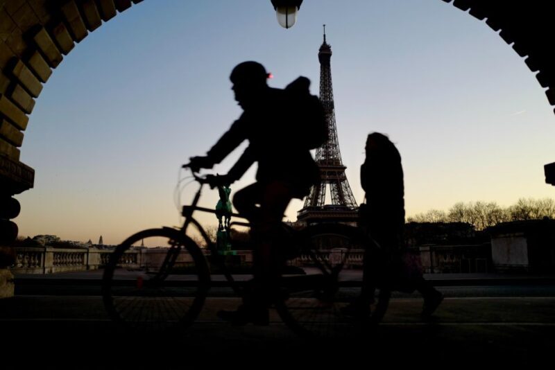 Paris E-Bike Private Tour: Discover the City in 3-hours - Who Should Choose This Tour?