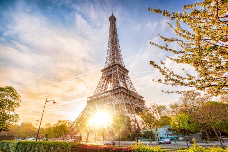 Paris: Eiffel Tower Dinner Cruise with a Moulin Rouge Show - Frequently Asked Questions