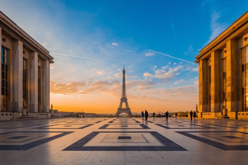 Paris: Eiffel Tower Guided Tour|Summit & second floor access - The Value of This Experience