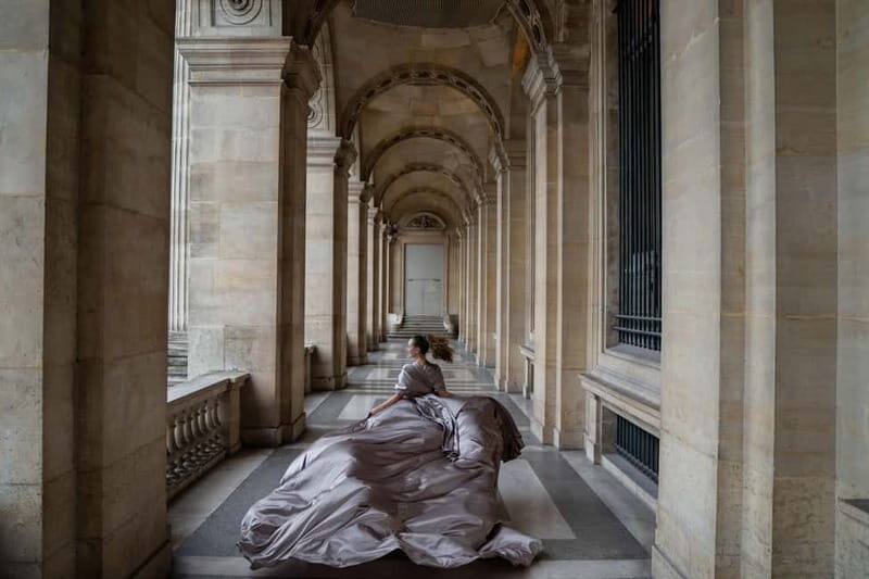 Paris: Eiffel Tower-Louvre Flying-Dress Photoshoot jonadress - FAQ