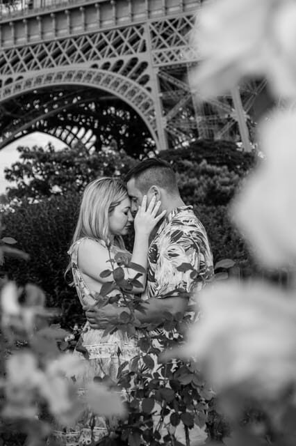 Paris: Eiffel Tower Street Photoshoot - Key Points