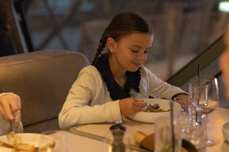 Paris: Elegant Dinner with Drinks in the Eiffel Tower - Key Points