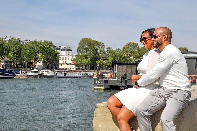 Paris Engagement Proposal Private Walking Tour with Professional Photographer - FAQ
