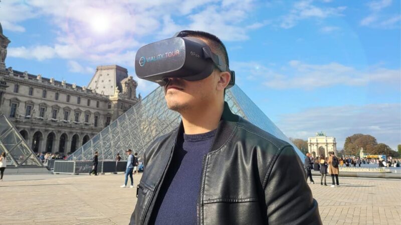 Paris: Experience the history of the Louvre with virtual reality - Experience the Louvre’s Past Like Never Before