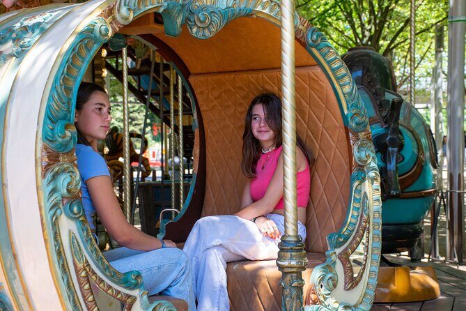 Paris Family Custom Tour: Kids-Friendly Day with Private Guide - Detailed Breakdown of the Itinerary