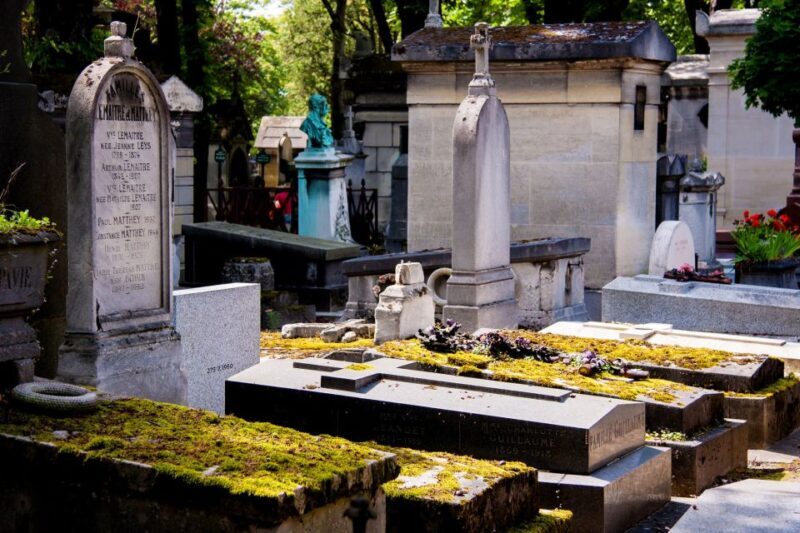 Paris: Famous Graves of Pere Lachaise Cemetery Guided Tour - An Honest Look at the Père Lachaise Guided Tour