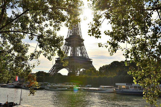 Paris Famous Landmarks PhotoWalks Tour - Discovering the Paris Landmark PhotoWalks Tour