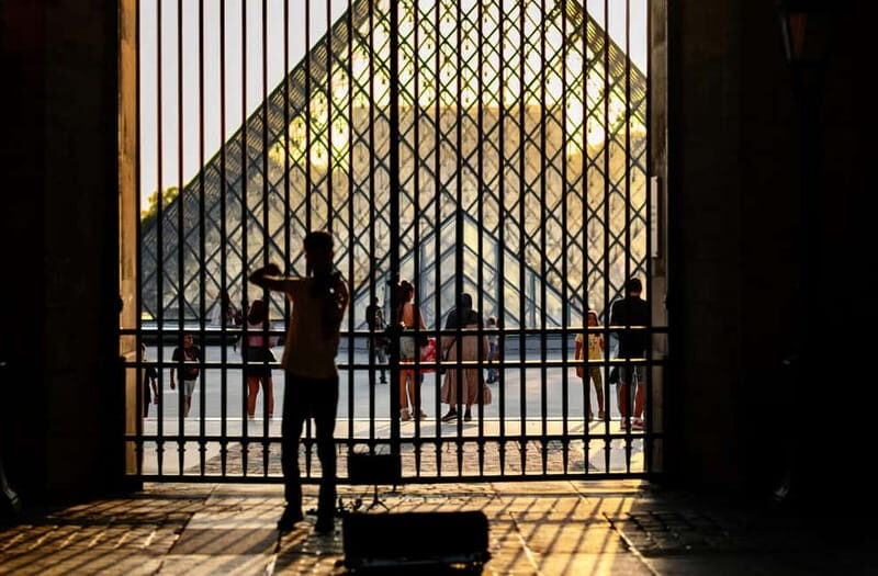 Paris: Fashion World Walking Tour with a Local Guide - Practical Tips for Participants