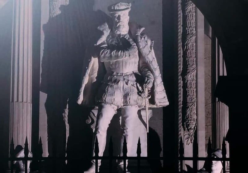 Paris: French Monarchy Intrigues Walking Tour with booklet - FAQs