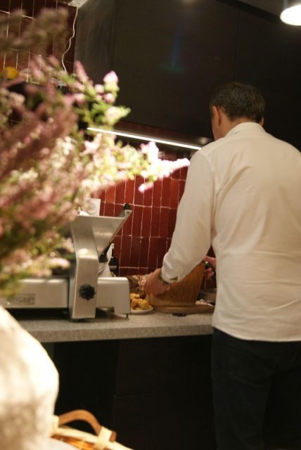 Paris : French wine tasting in Montmartre - How This Tasting Fits Into Your Parisian Adventure