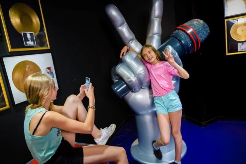 Paris: Grèvin Wax Museum and Seine River Cruise Tickets - An In-Depth Look at the Experience