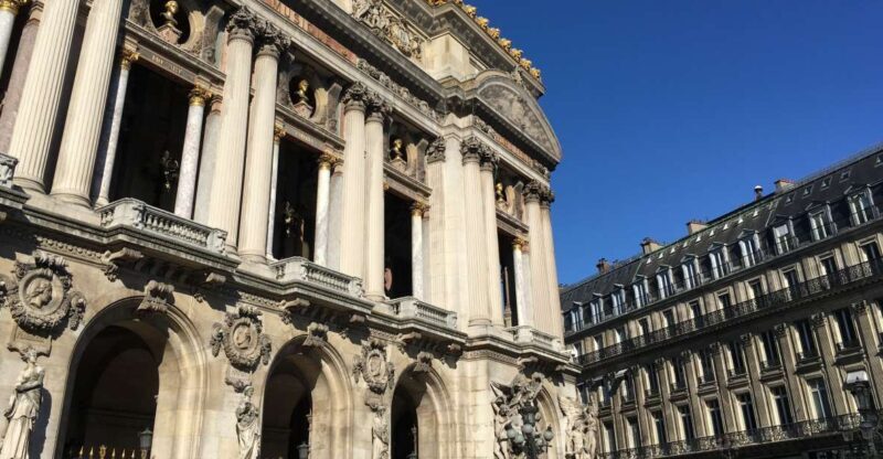 Paris: Guided Outdoor Walking Escape Game - Key Points