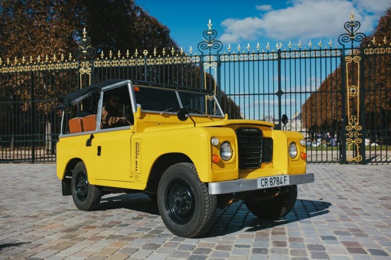 Paris: Guided Tour in a Vintage Land Rover - A Memorable Way to Experience Paris