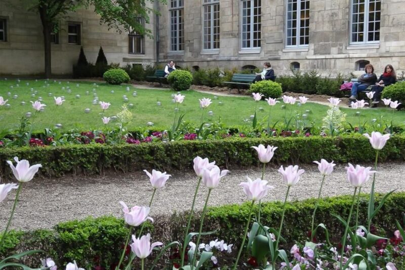 Paris: Guided tour of Marais in German - A Closer Look at the Tour
